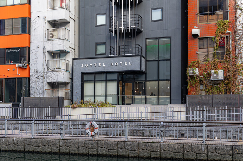 難波道頓堀喬伊特爾飯店 JOYTEL HOTEL |大阪市日本–道頓堀旁的時尚飯店，離心齋橋商店圈步行只要5分鐘，逛|國外旅遊|圖文創作|WalkerLand窩客島