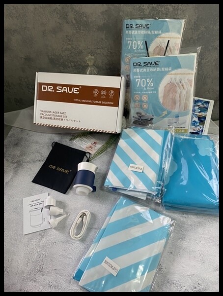 【露營旅行換季必備】【摩肯】DR. SAVE 3in1極度快速迷你充抽氣機 九件組 ，出國旅遊收拾行李、露營戶外活動、換季居家收納時，不可或缺的小幫手;效能好、速度快還可以當成充氣、抽氣、緊急 ...