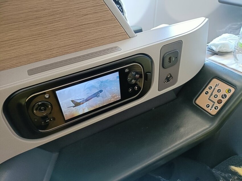 日本2023日本金澤和倉| 長榮航空A330-300商務艙~BR157航班小松飛台北。|旅遊|WalkerLand窩客島