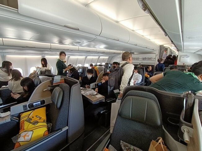 日本2023日本金澤和倉| 長榮航空A330-300商務艙~BR157航班小松飛台北。|旅遊|WalkerLand窩客島