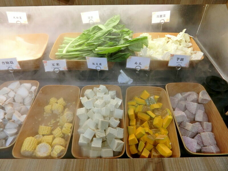 聚北海道鍋物台北衡陽店~雙人海陸瀑布、雙人牛豬雙拼肉肉爆布|美食|WalkerLand窩客島