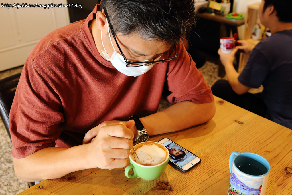 【食║彰化】吉米好站〜只屬於你的咖啡拉花。賣咖啡兼展畫的藝文咖啡館。|美食|WalkerLand窩客島