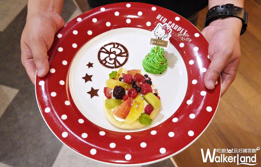 Kitty控手刀開動！「Hello Kitty Red Carpet」好萊塢主題餐廳推出耶誕限定套餐，再加碼體驗手作超萌kitty杯子蛋糕 ...