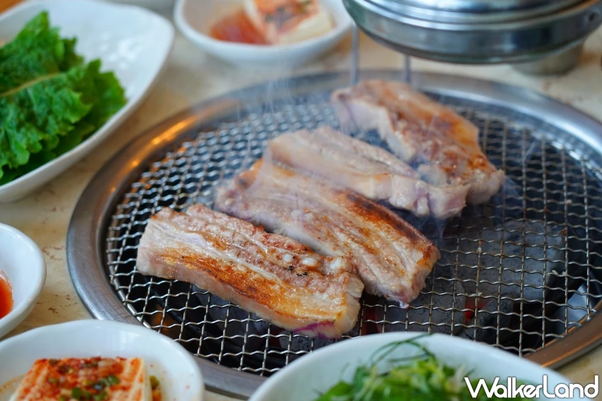 濟州島黑豬肉燒烤必吃！Neulbom Heukdwaeji 30年濟州燒烤老字號，當地人也推薦。|美食|WalkerLand窩客島